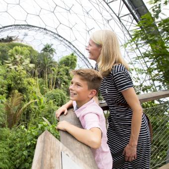 eden project closing time