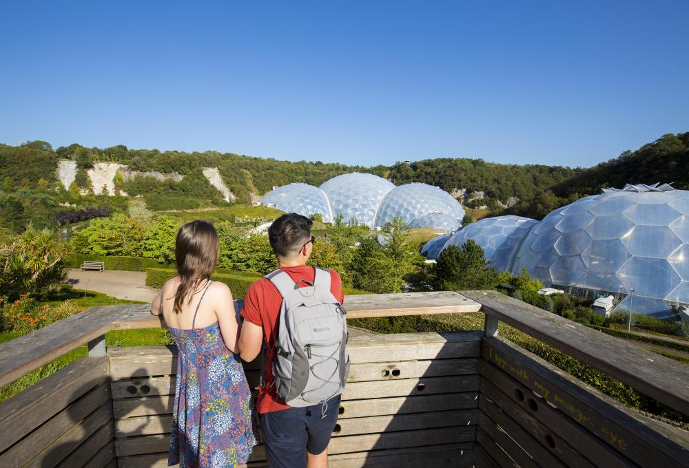 eden project closing time